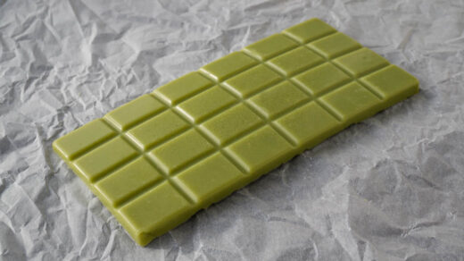 Matcha Chocolate (Green Tea Chocolate Recipe) | Elephantastic Vegan