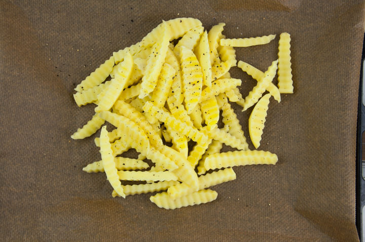 Homemade Crinkle Cut Fries | Elephantastic Vegan