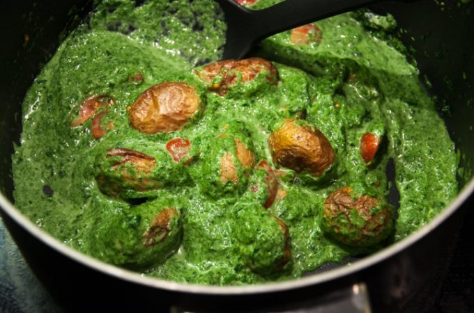Aloo Palak - Potato Spinach Curry Recipe - Elephantastic Vegan
